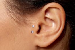 Vertical Labret | Piercing Life - The Ultimate Guide